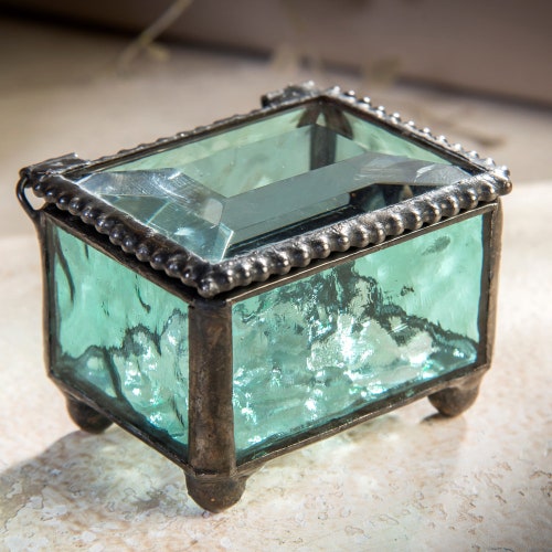 3 Pyramid Glass Box - Etsy