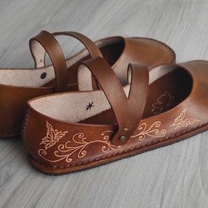 Women Wide Toe Box Shoes, Custom Size Minimalist Shoes, Natural Foot ...