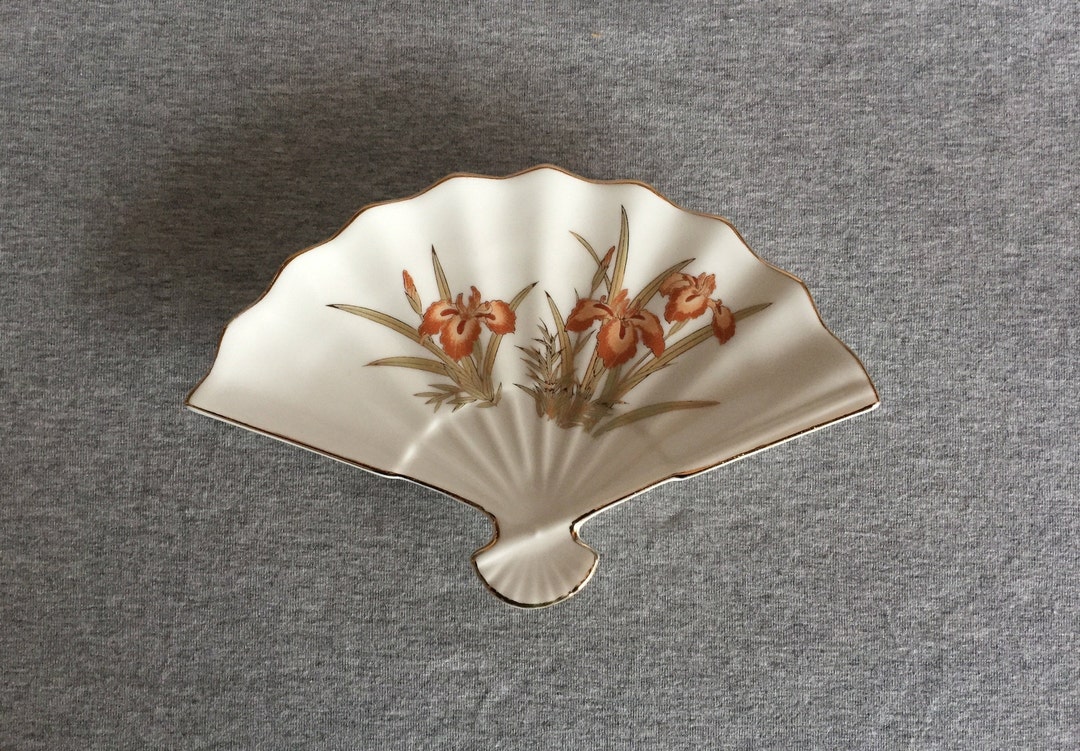 Vintage Fan Shaped Trinket Dish - Etsy Italia