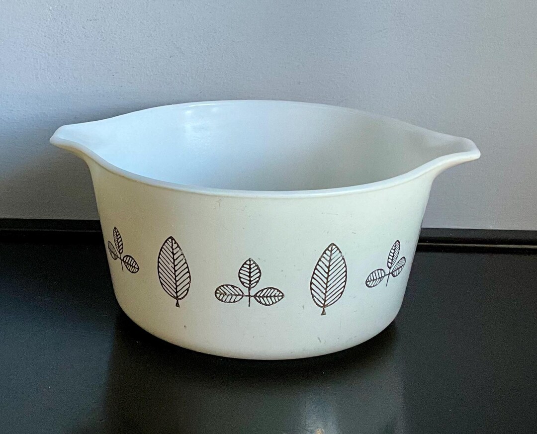 Pyrex 1959 Promotional Gold Leaf Buffet Twin Cinderella Casserole (473 ...