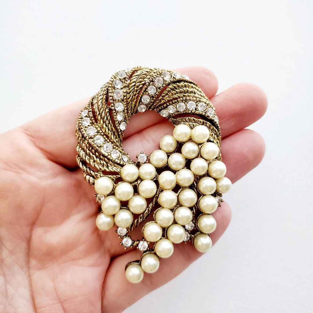Vintage, Gold, Pearl, and Rhinestone Brooch Pin - Etsy