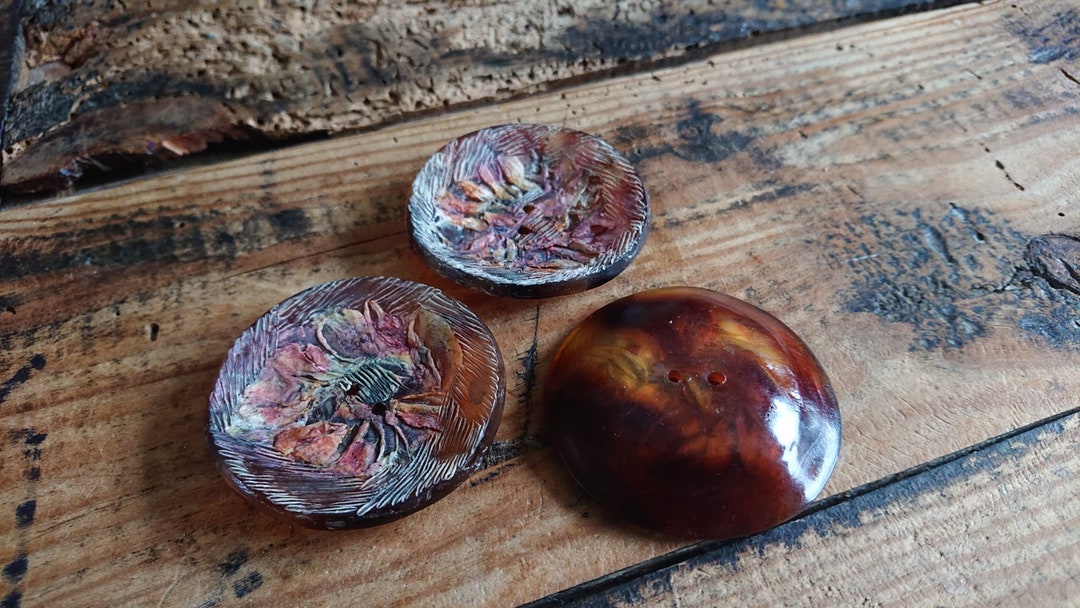 Set of 3 French Vintage Buttons - Etsy