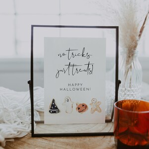 No Tricks Just Treats Sign Halloween Party Signs Printable - Etsy