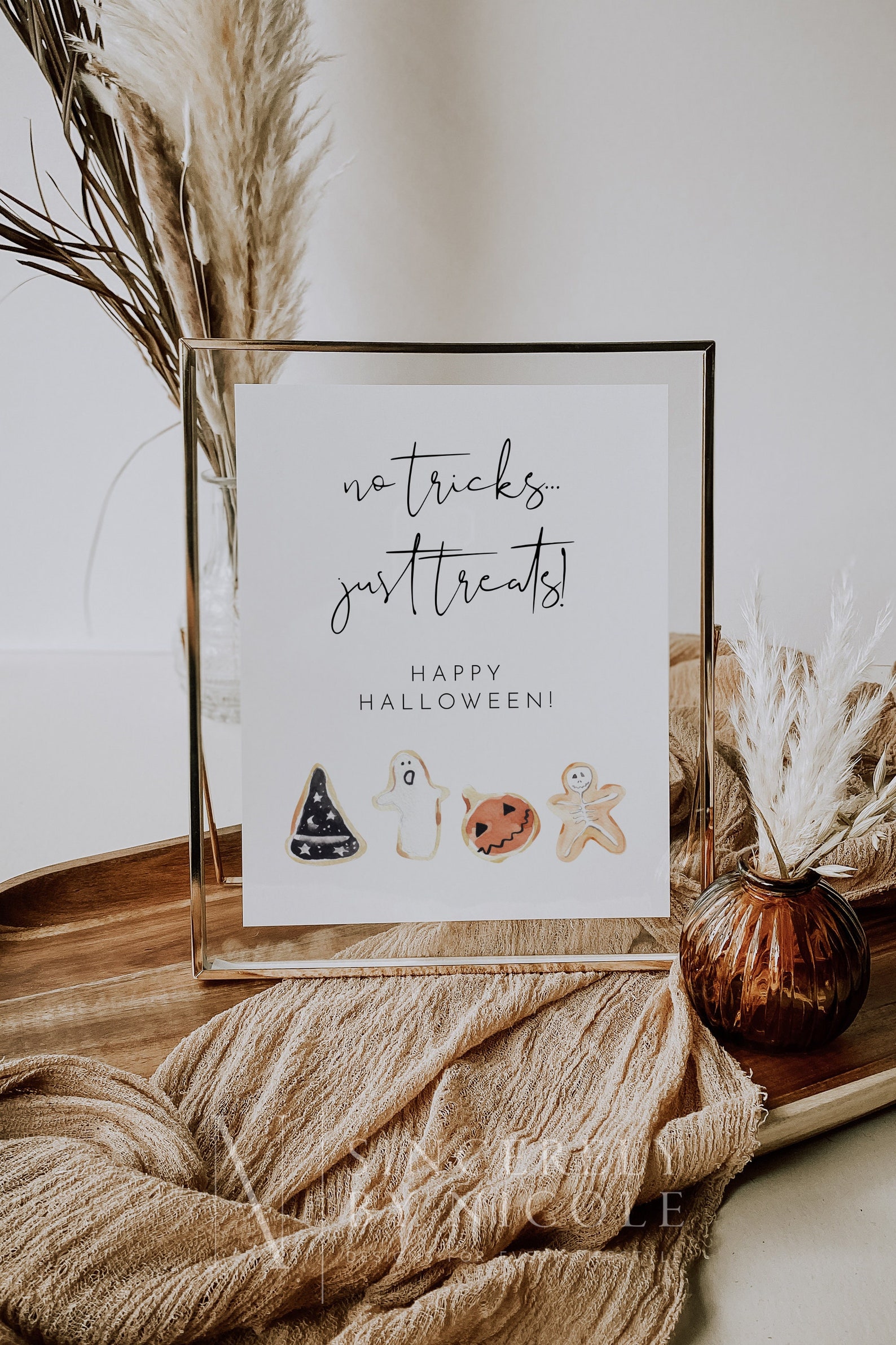 No Tricks Just Treats Sign Halloween Party Signs Printable - Etsy