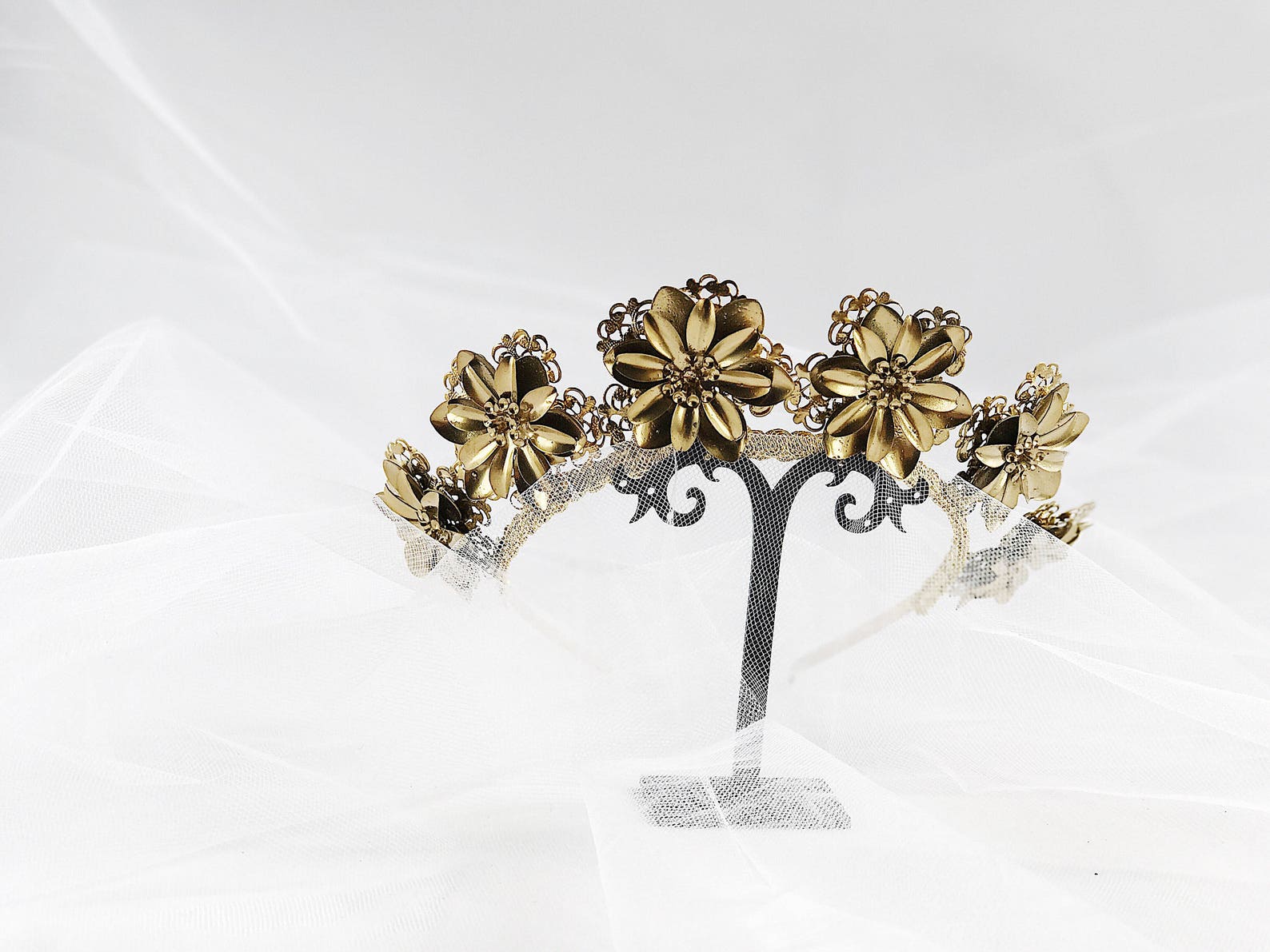 Bride Gold Crown Headpiece Tiara Wedding Metal Flowers Dolce - Etsy