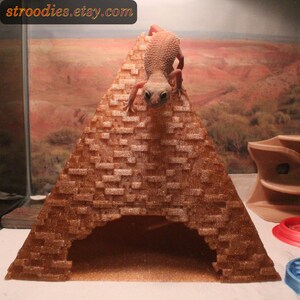 Stroodies Great Pyramid Hide for Leopard Geckos - Etsy