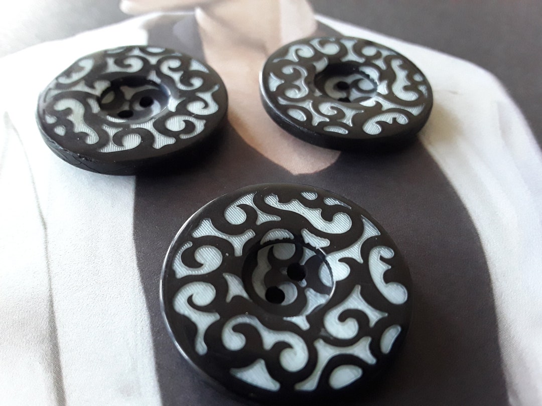 1 & 1/8 28mm 44L Filigree Laser Cut Buttons DESIGNER - Etsy UK