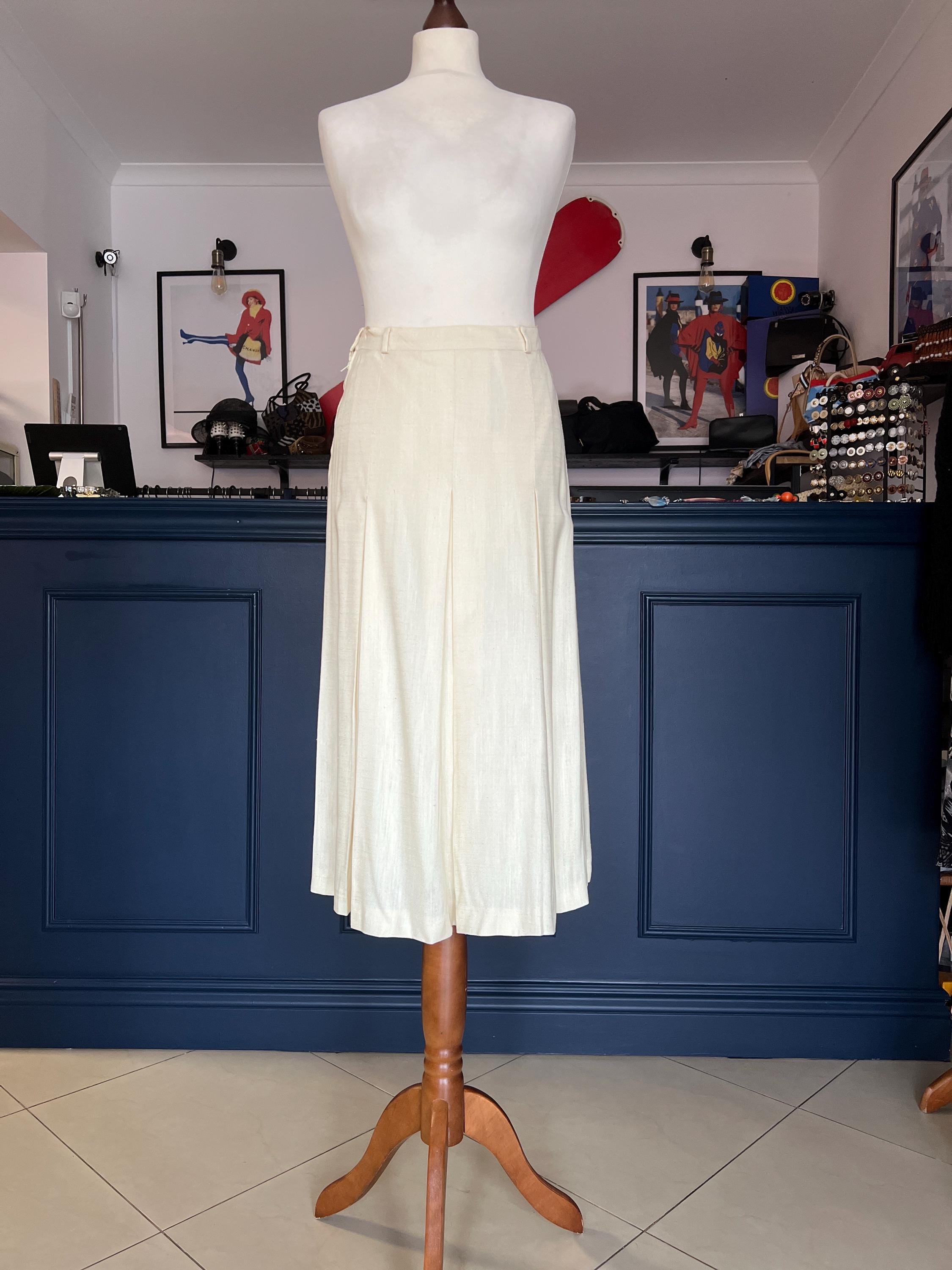 Vintage Italian NEL Skirt From the 70s 80s in Cream With Vintage Italian NEL Skirt From the 70s 80s in Cream With