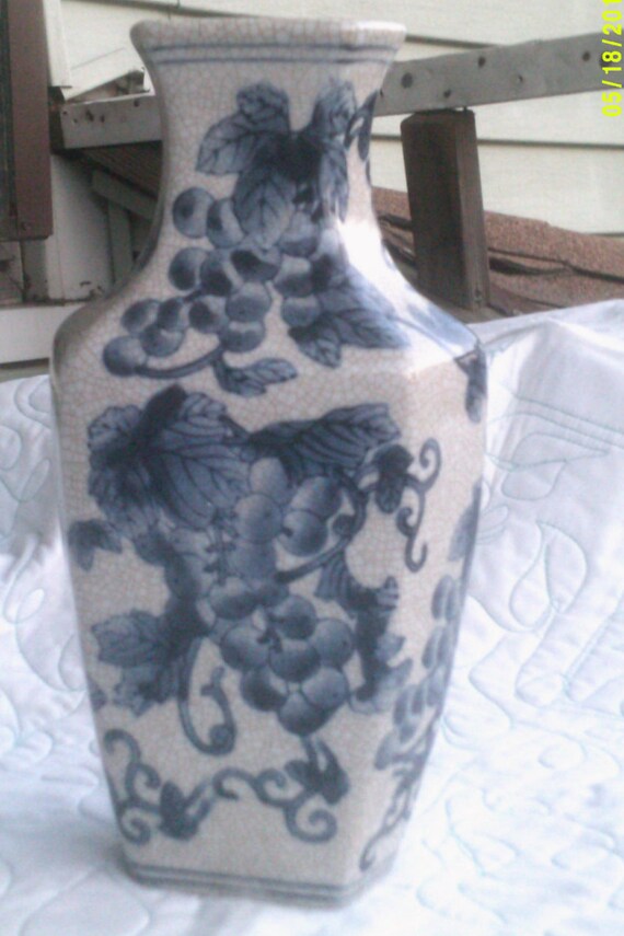 Vintage Nantucket Porcelain Vase. Grapevine Design Valentines | Etsy