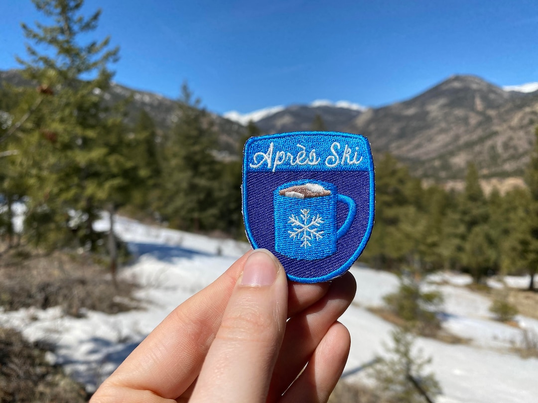 Mini Après Ski Patch Skiing Sports Vintage Style Simple Badge Cute Back ...
