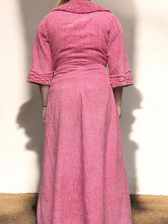 1940s/50s bubblegum pink chenille house robe - Gem