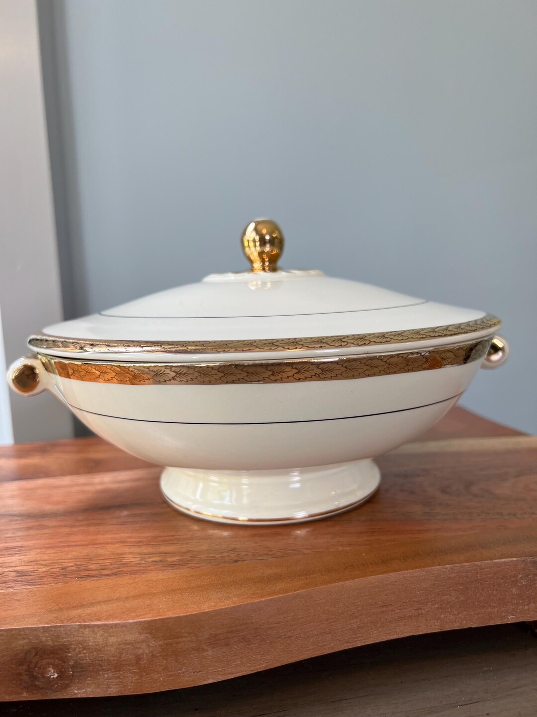 Taylor Smith Taylor 22 Carat Gold