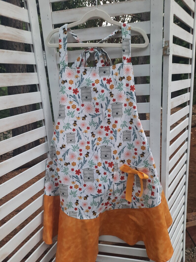 Adult Apron, Bee Apron, Bee Decor Apron, Kitchen Apron, Vintage Kitchen ...