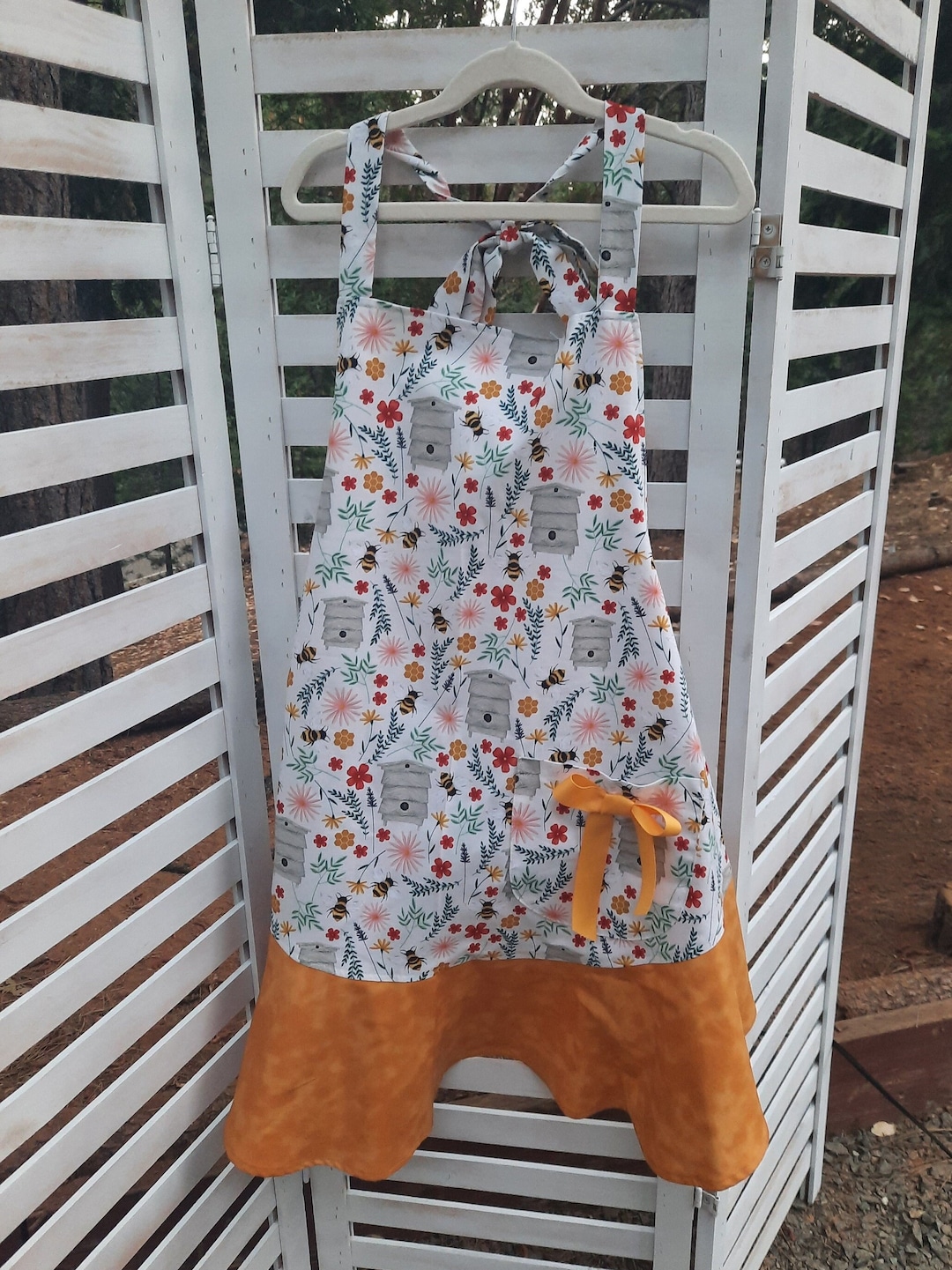 Adult Apron, Bee Apron, Bee Decor Apron, Kitchen Apron, Vintage Kitchen ...