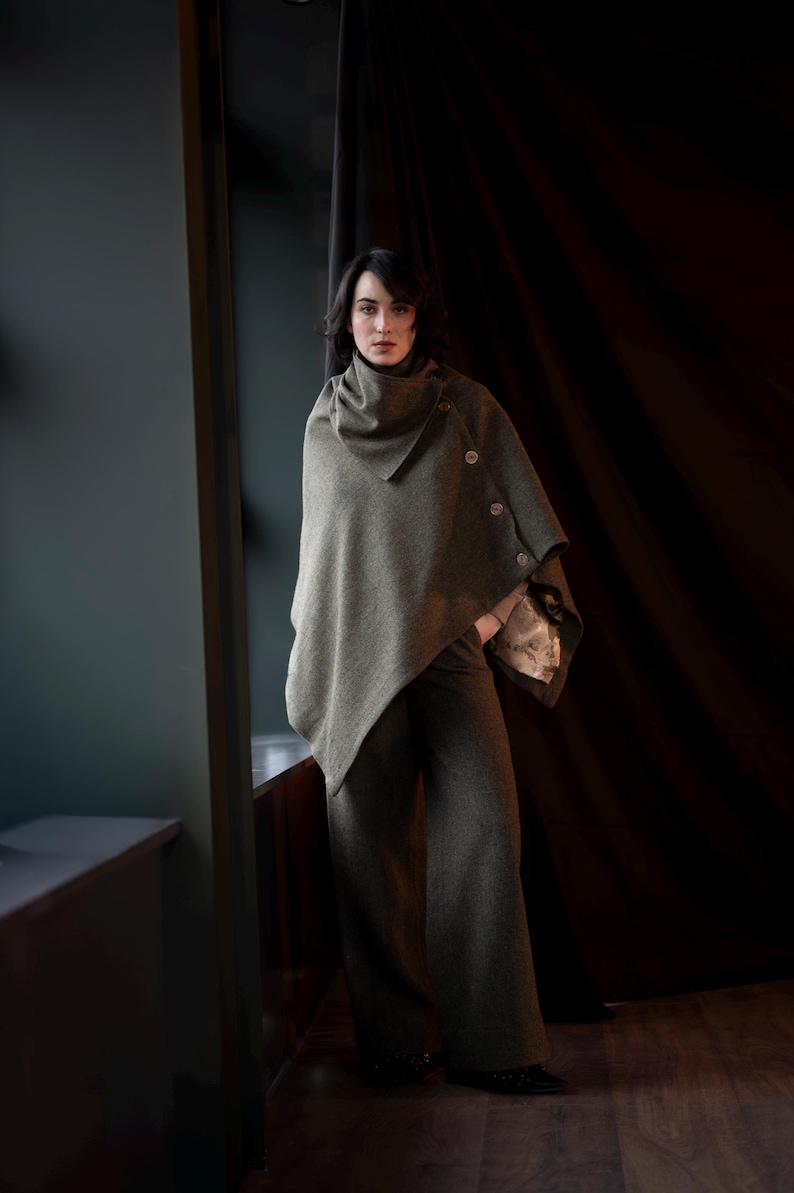 Celtic Tweed | Women's Moss Green Tweed Cape | Irish Wool Wrap ...