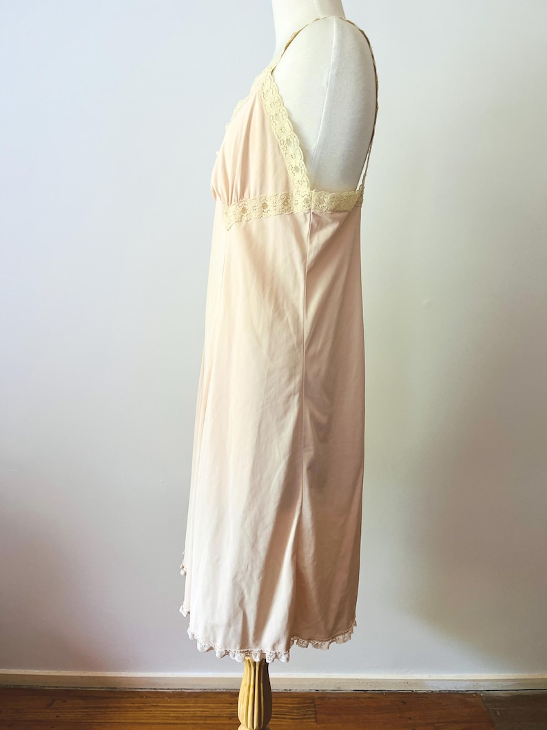 Variety, Osti, Jantex, Vintage 1960s 70s Beige & White Full Slips With ...