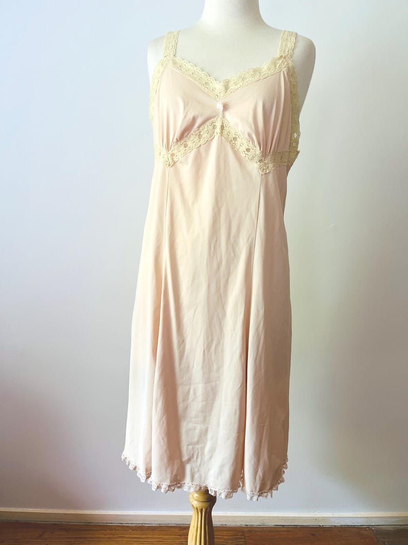 Variety, Osti, Jantex, Vintage 1960s 70s Beige & White Full Slips With ...