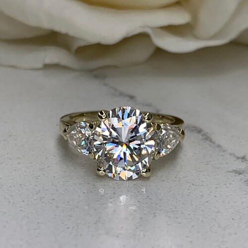 Oval Three Stone Moissanite Engagement Ring 14k White Gold Etsy