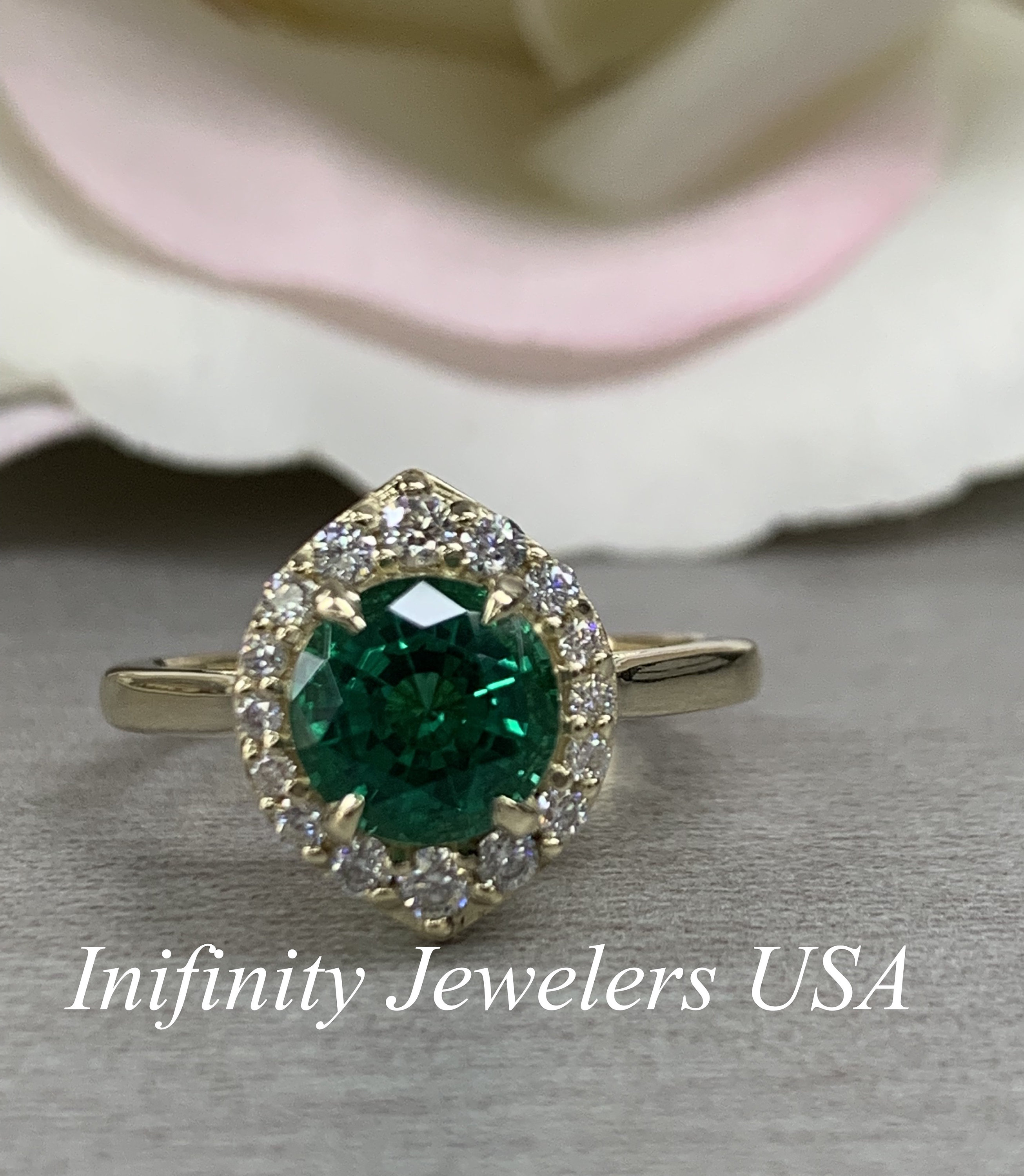 Round Emerald Green Ring / Emerald Engagement Ring / Emerald | Etsy