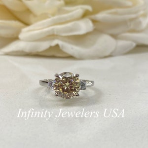 Round Yellow Three Stone Engagement Ring, 14k Yellow Gold Round 3 Stone ...