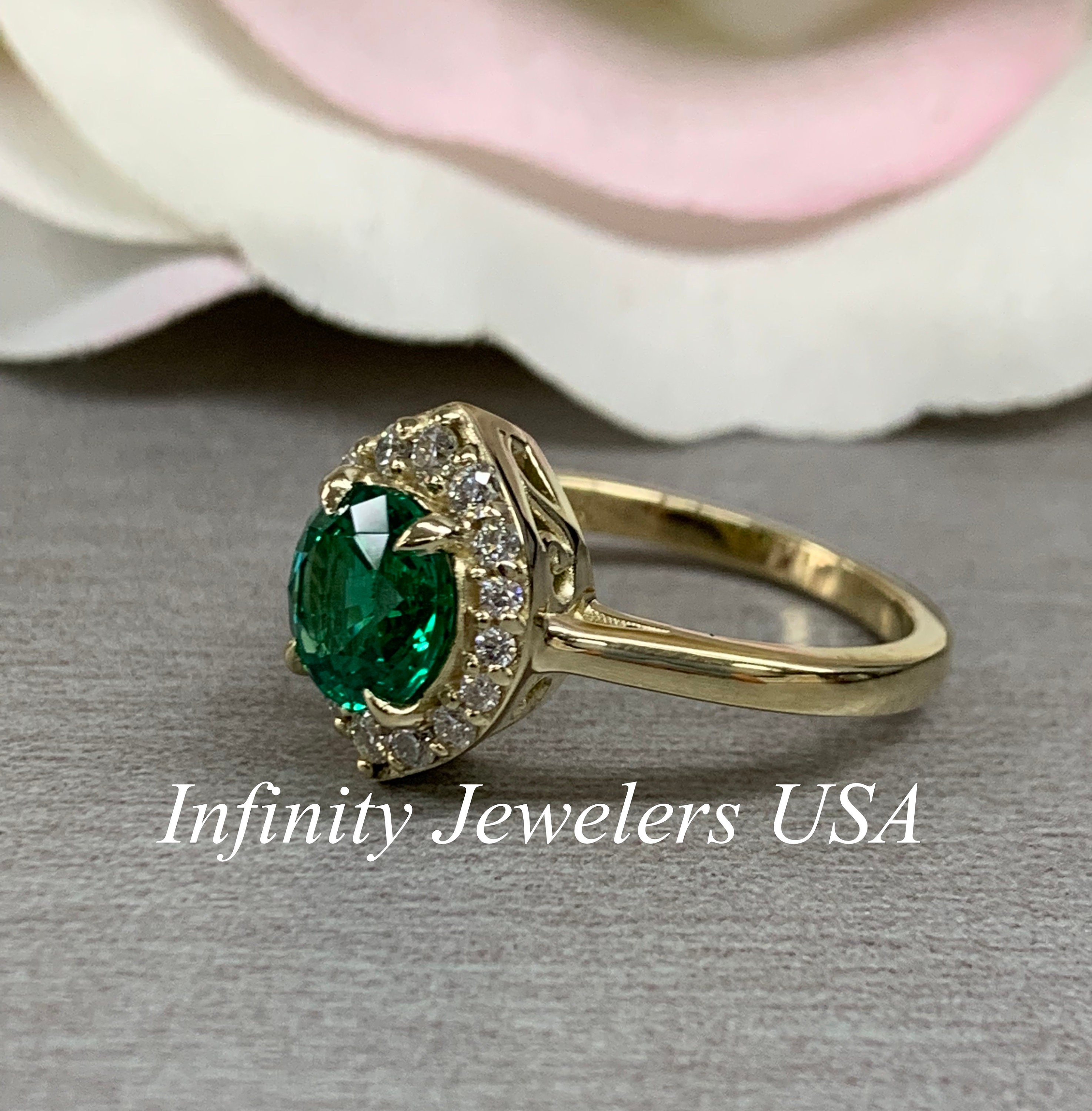 Round Emerald Green Ring / Emerald Engagement Ring / Emerald | Etsy
