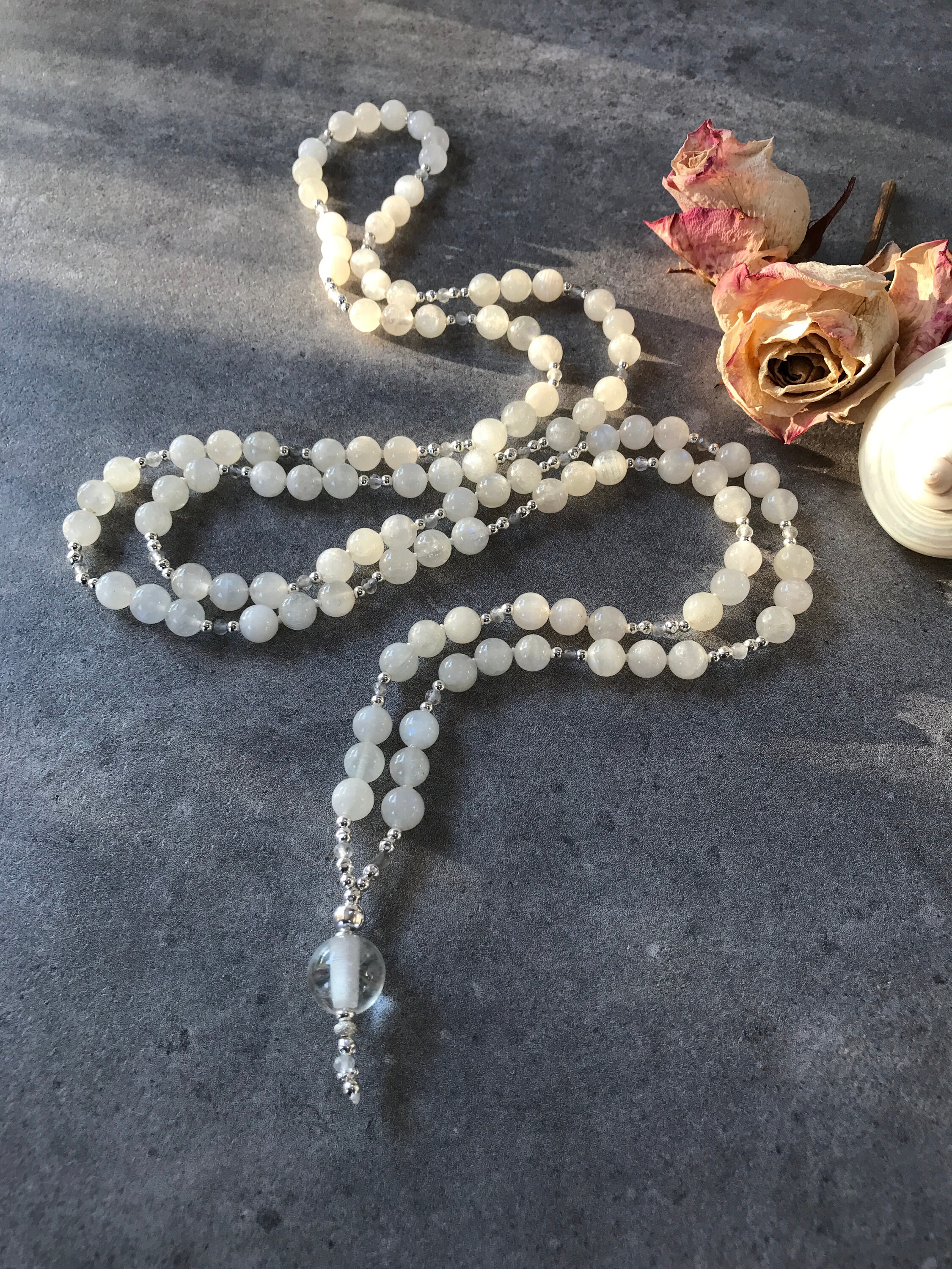 Mala of 108 pearls of Moonstone white, decorated with inkling quartz ...