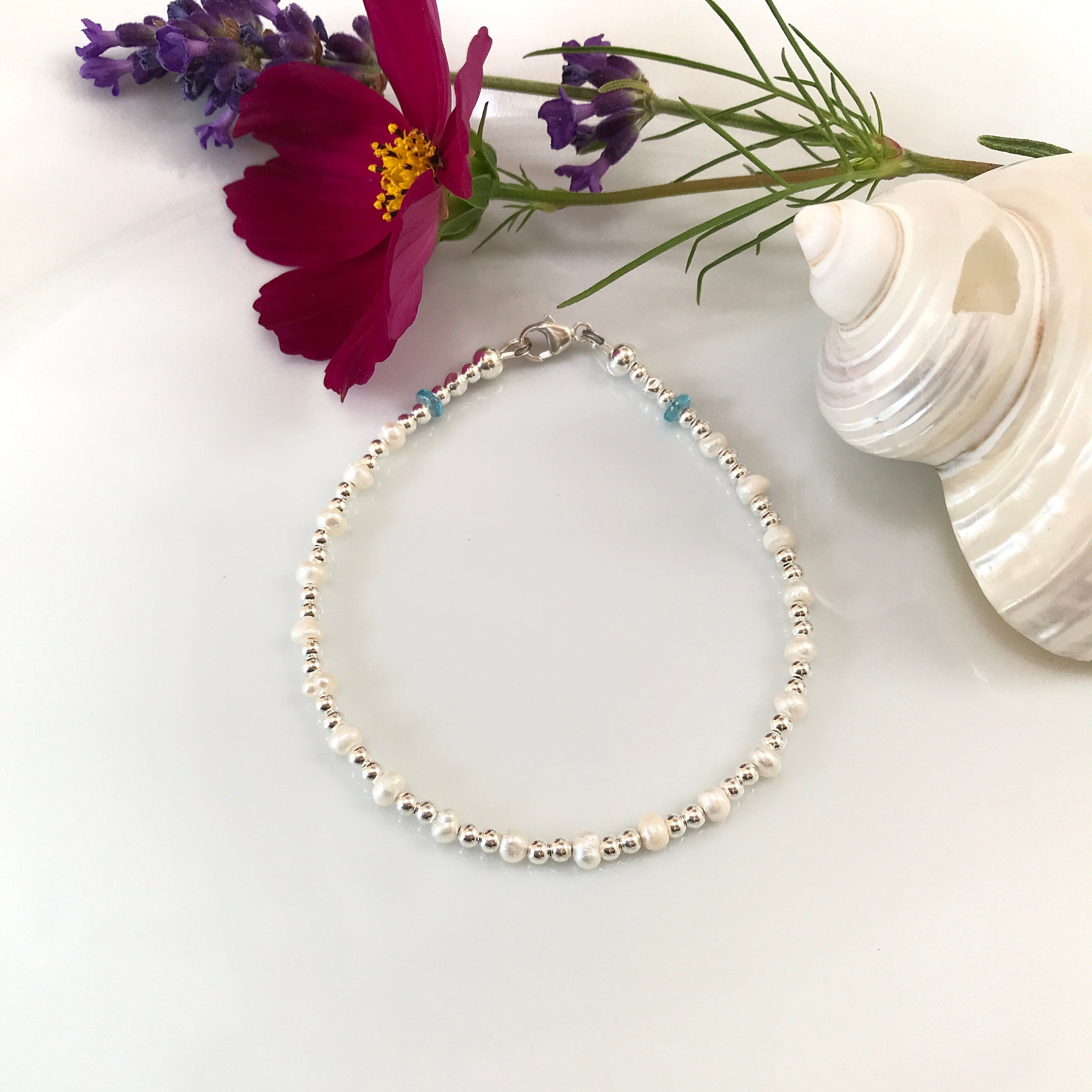 Dying bracelet in silver and small freshwater pearls