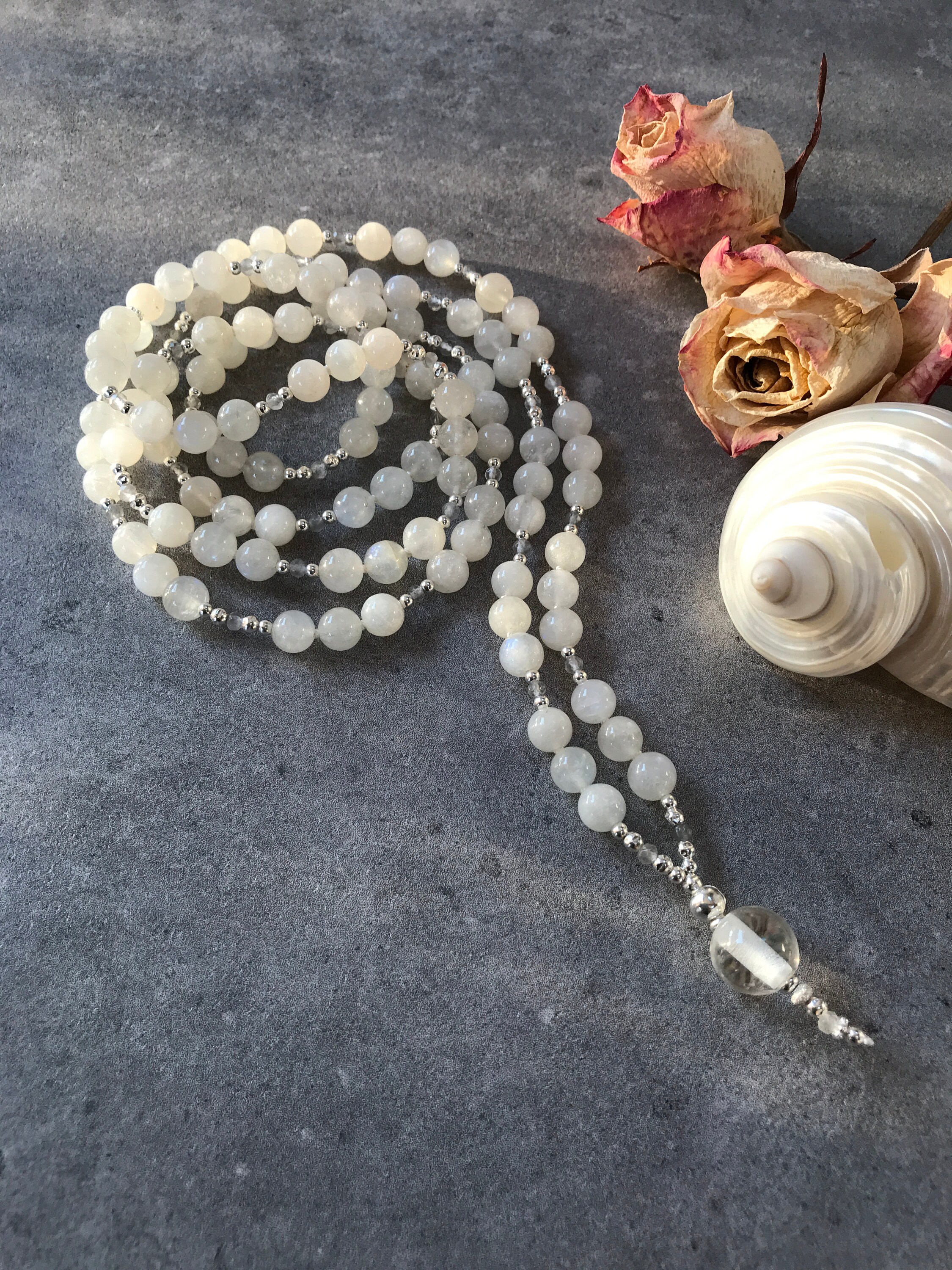 Mala of 108 pearls of Moonstone white, decorated with inkling quartz ...