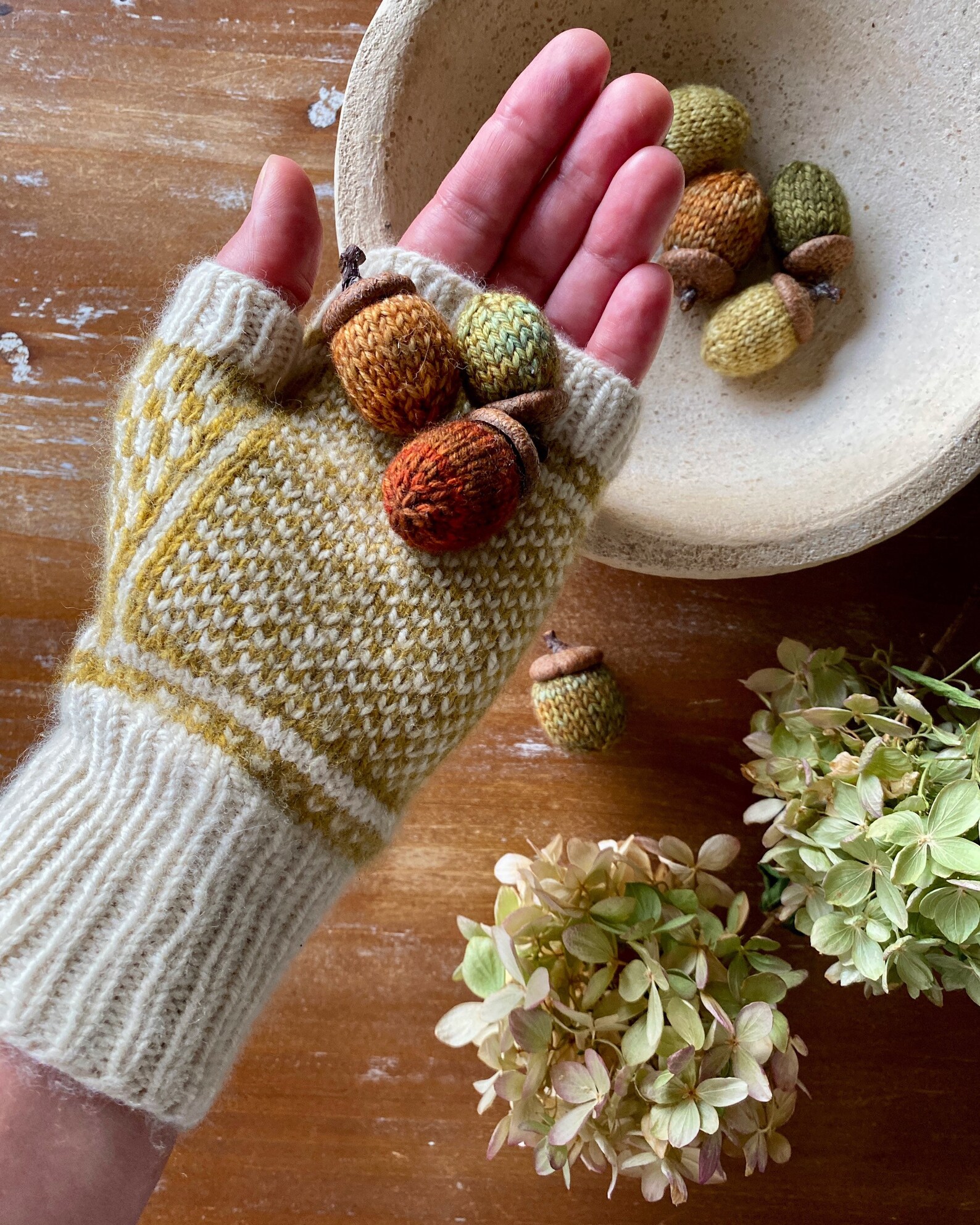 Oaktober Mitts, Knitting Pattern, Mitt Pattern, Knit Pattern, Autumn ...