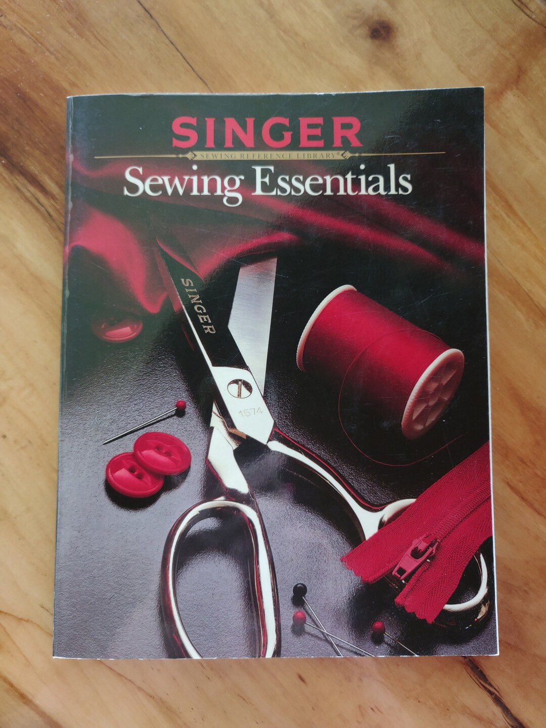 1984 SINGER "sewing Essentials" Sewing Reference Library Paperback Book ...