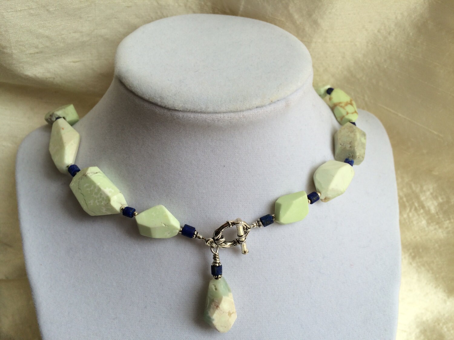 Collar de crisoprasa de limón y lapislázuli - Etsy España