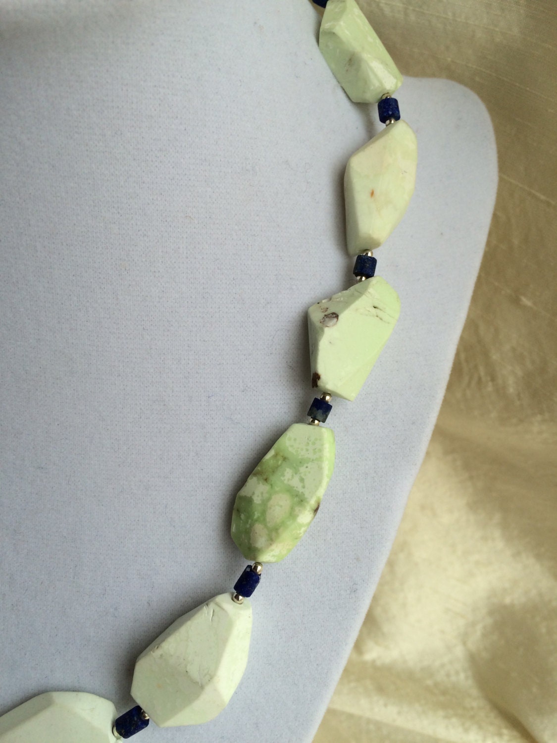 Collar de crisoprasa de limón y lapislázuli - Etsy España