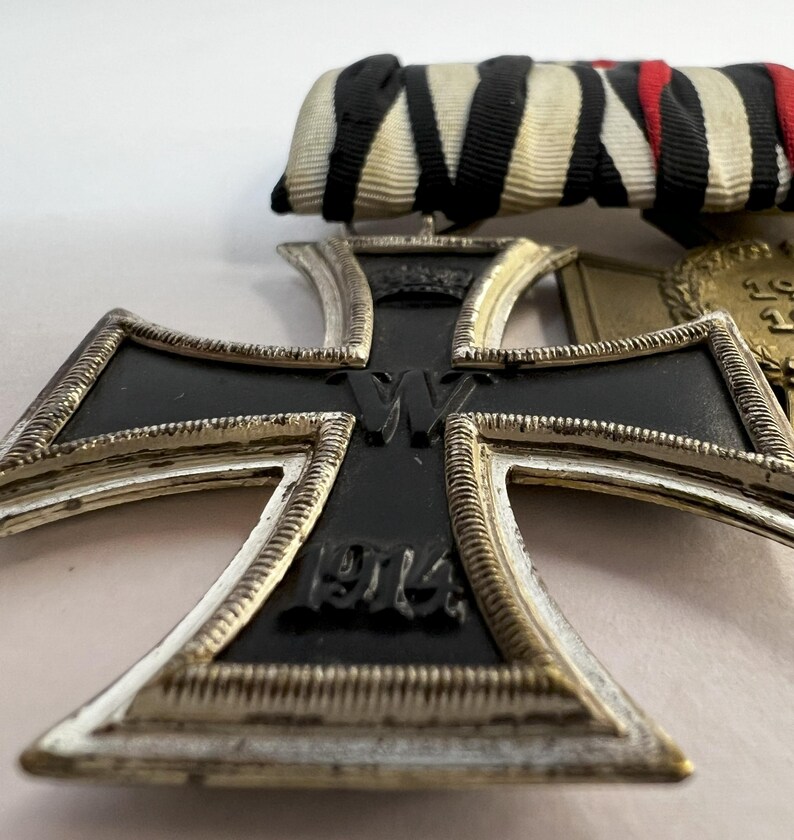 WWI German Medal Bar Iron Cross 2nd Class & Hindenburg Cross 1914-1918 ...