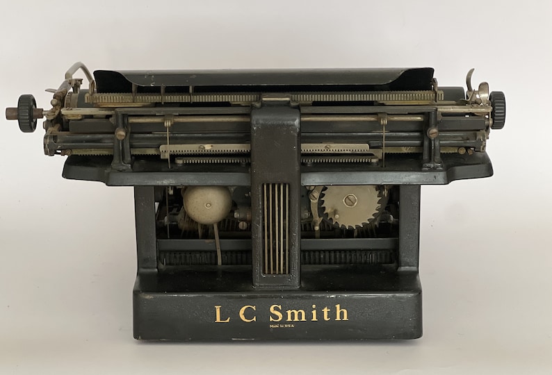 1926 Antique LC Smith No.8 Desktop Typewriter. Model 8 With a 14 ...