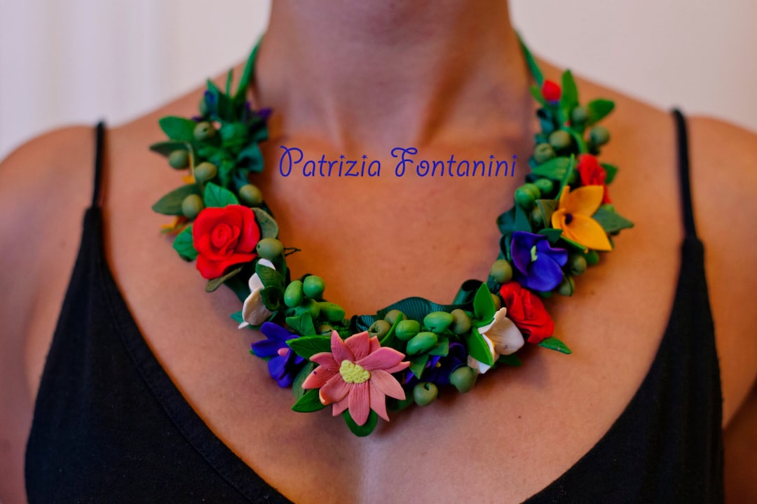 51) SPRING-CROWN Simple and Lively Crown With Various Flowers Such as ...