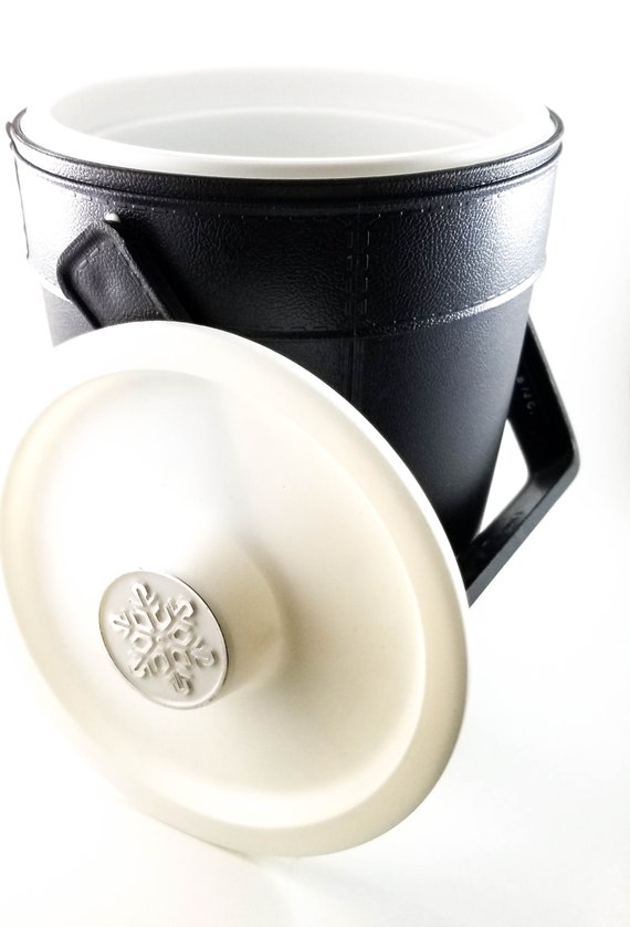 Ice Buckets Kitchen & Dining Green Jumbo Size Rubbermaid Plastic ...