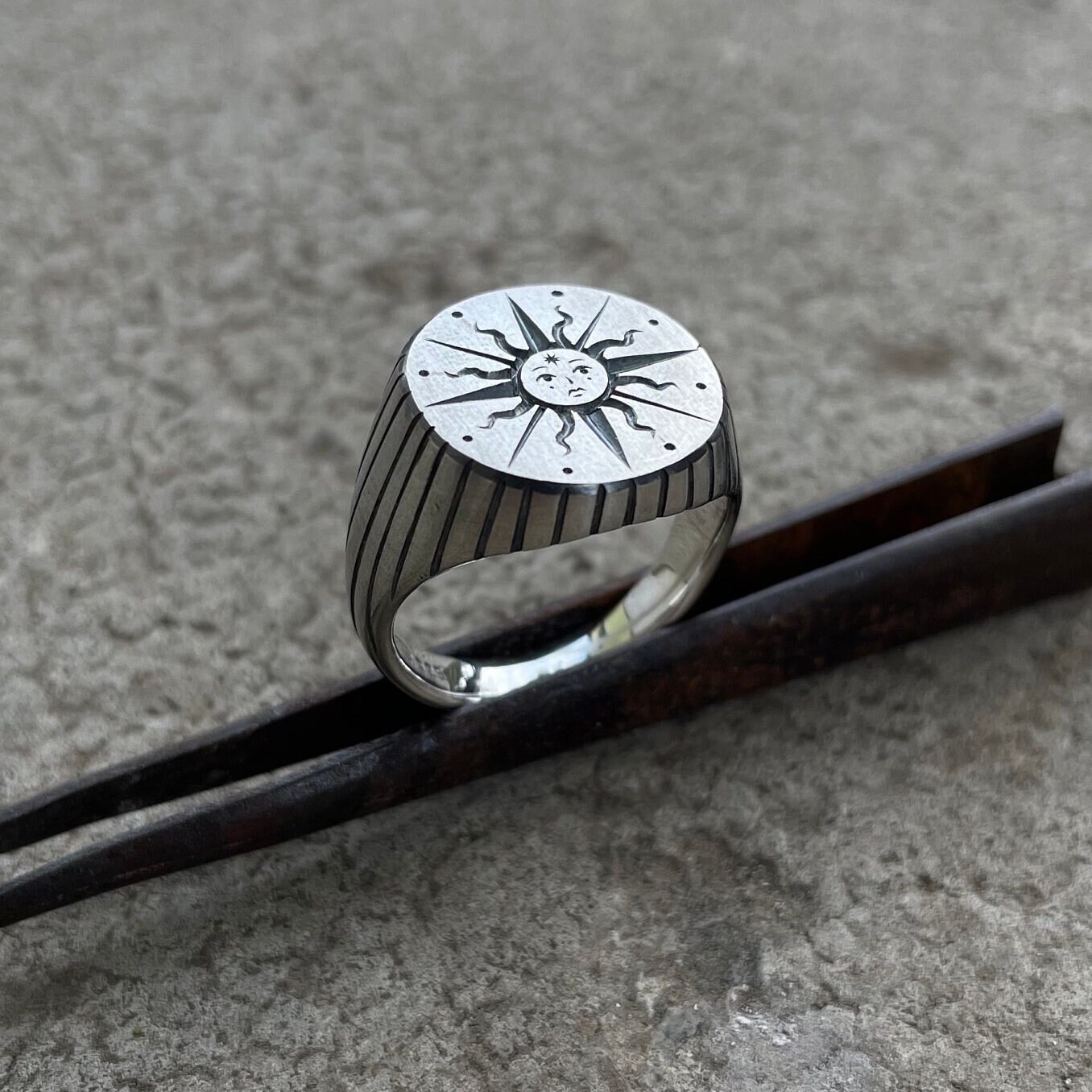 SUN Signet Ring / Hand Engraved / Sun, Moon & Stars Collection - Etsy