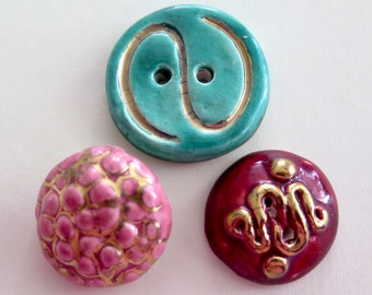 5 Vintage Plaster of Paris Buttons - Etsy