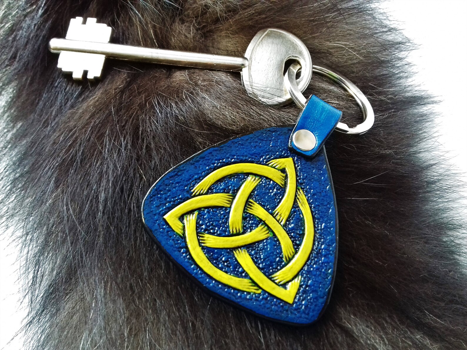 Triquetra Leather Keyfob Celtic Keychain Leather Celtic - Etsy