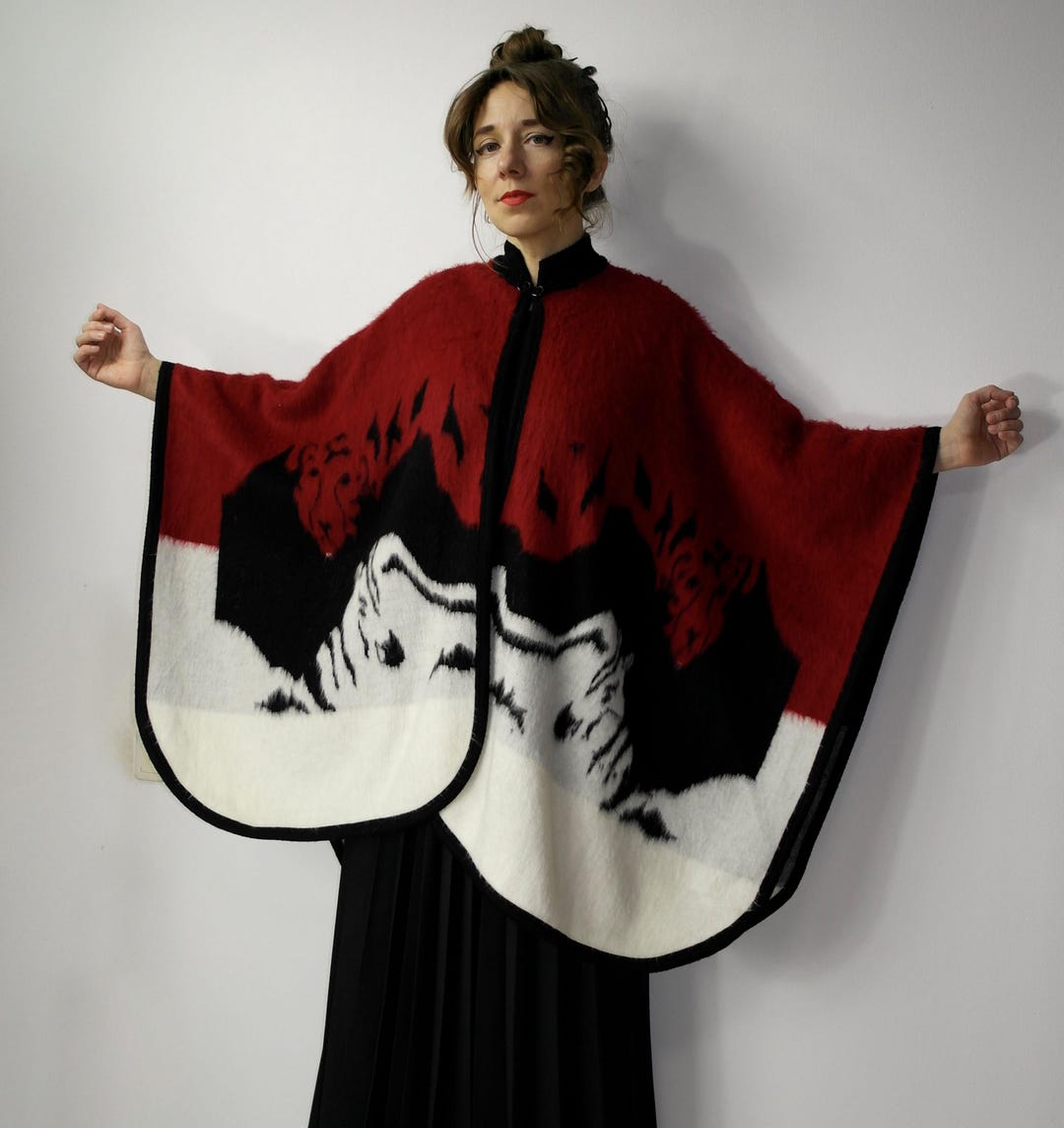 Red Winter Poncho Cape / Tejudos Chalampuente Ecuador Wool Poncho ...