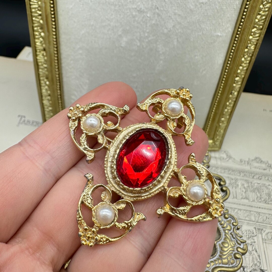 Vintage Jewelry Gorgeous Victorian Pearls Gold Tone Red Stone Pearl ...