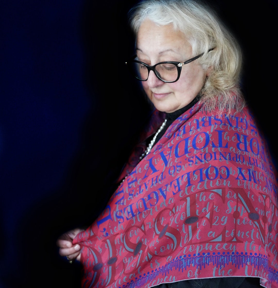 Square DISSENT scarves for Ruth Bader Ginsburg in red type or - Etsy France