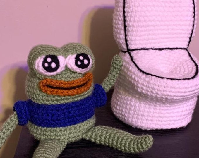 Peepopoopoo Crocheted Frog on Toilet - Etsy