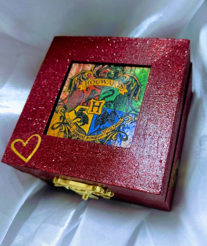 Harry Potter / Hogwarts Houses inspired Proposal Ring Box with | Etsy