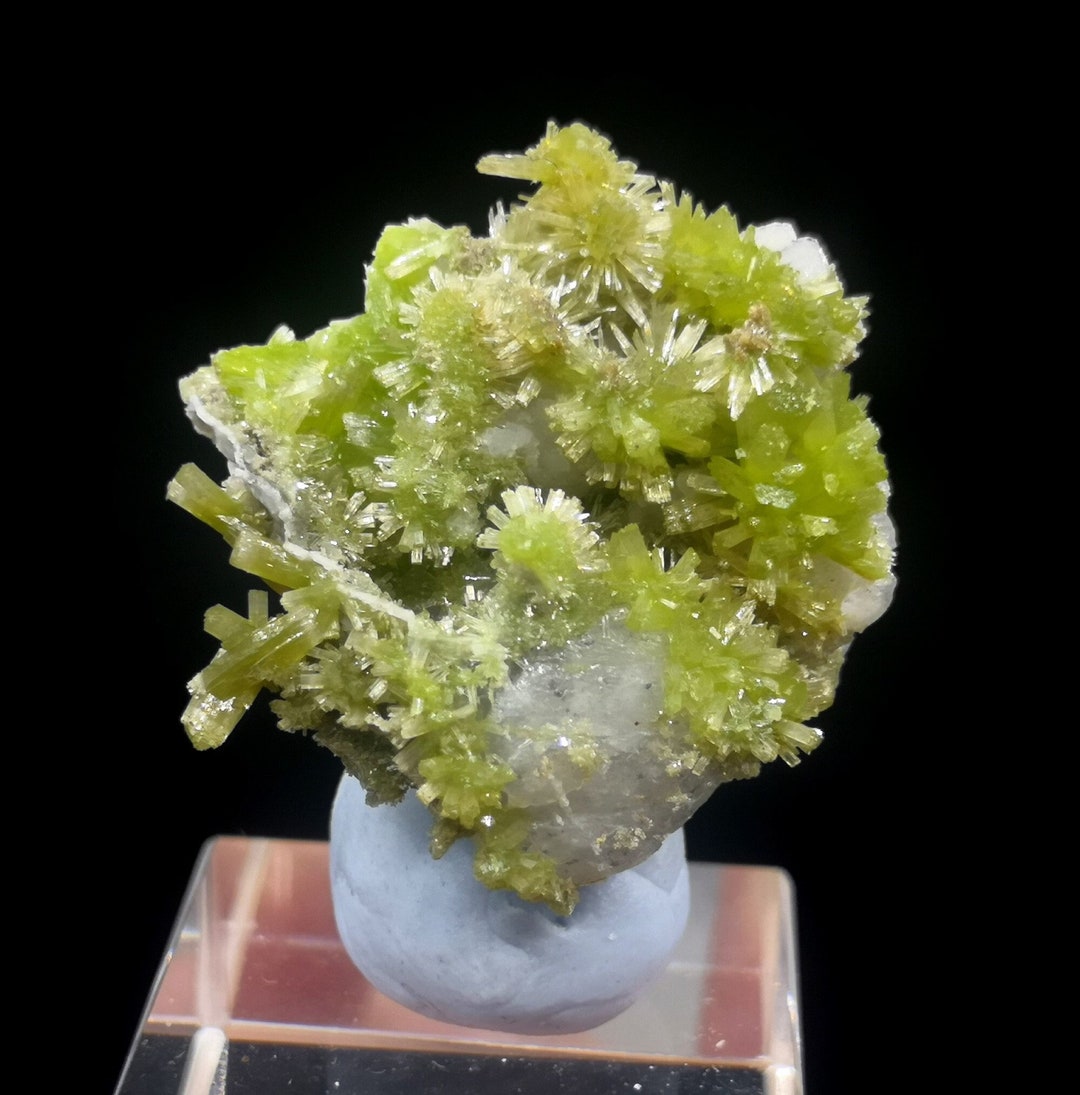 23mm Pyromorphite Crystals on Quartz, Natural Mineral Specimen From ...