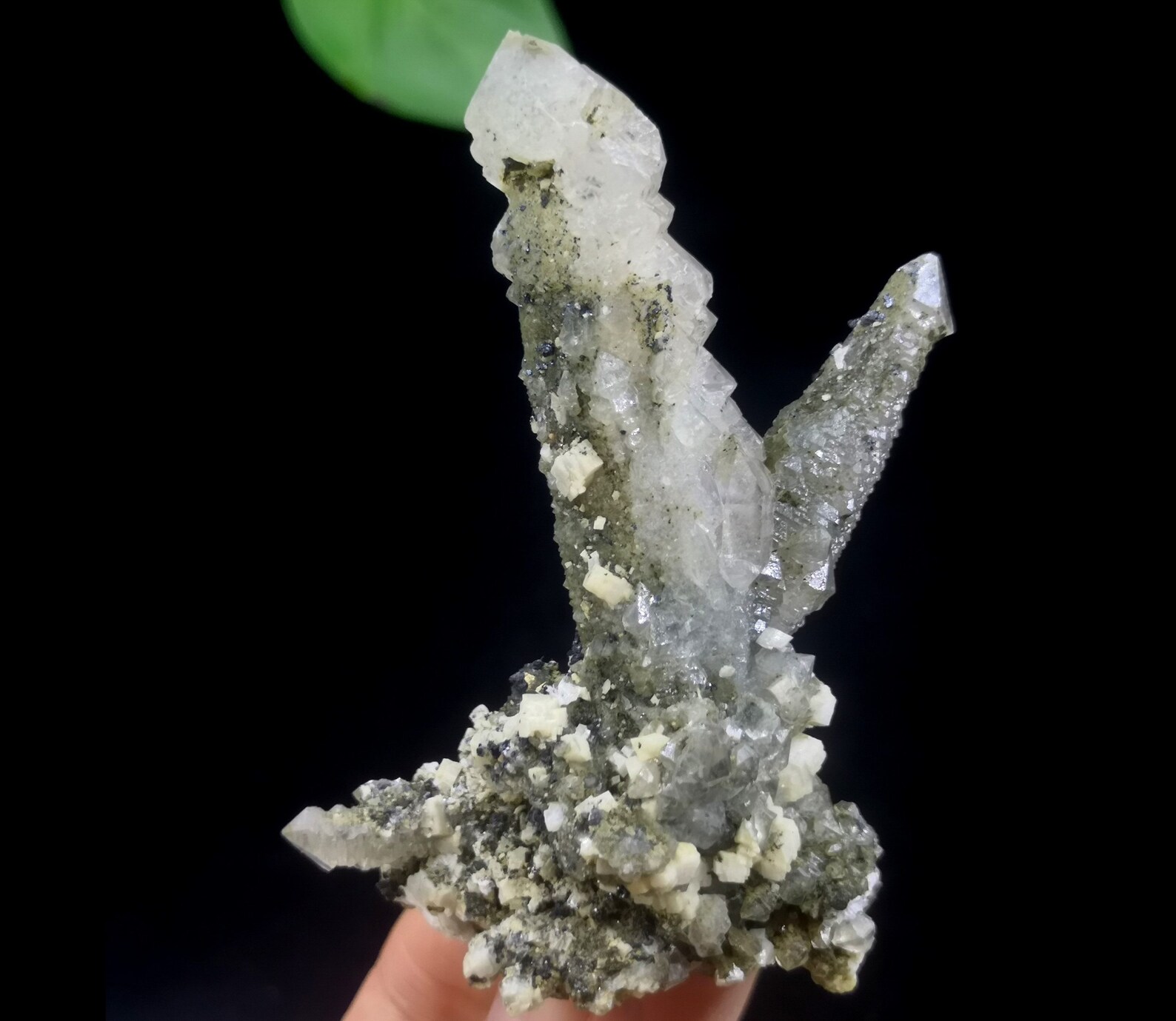 71mm Unusual Skeletal Quartz With Black Magnetite & White Dolomite ...