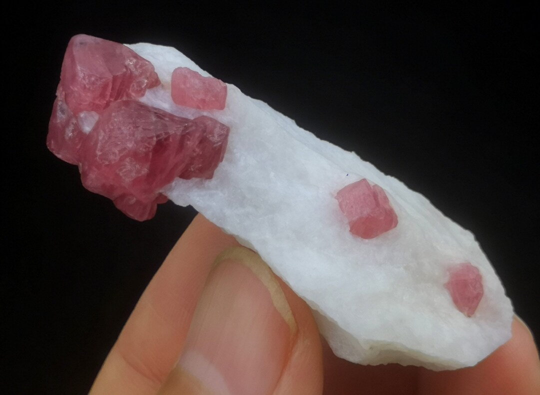 48mm Spinel Crystals on White Marble Natural Mineral Specimen - Etsy