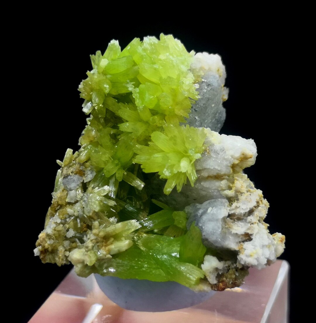 23mm Pyromorphite Crystals on Quartz, Natural Mineral Specimen From ...