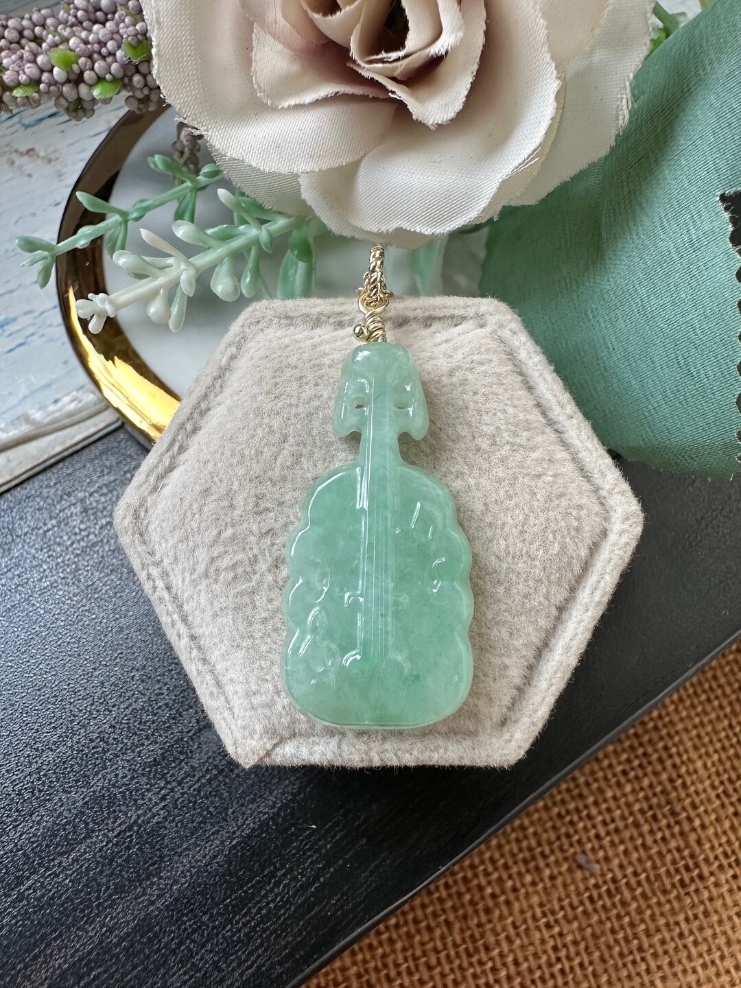 Icy Light Apple Green Type A Grade A Natural Jadeite Jade Fei Cui ...