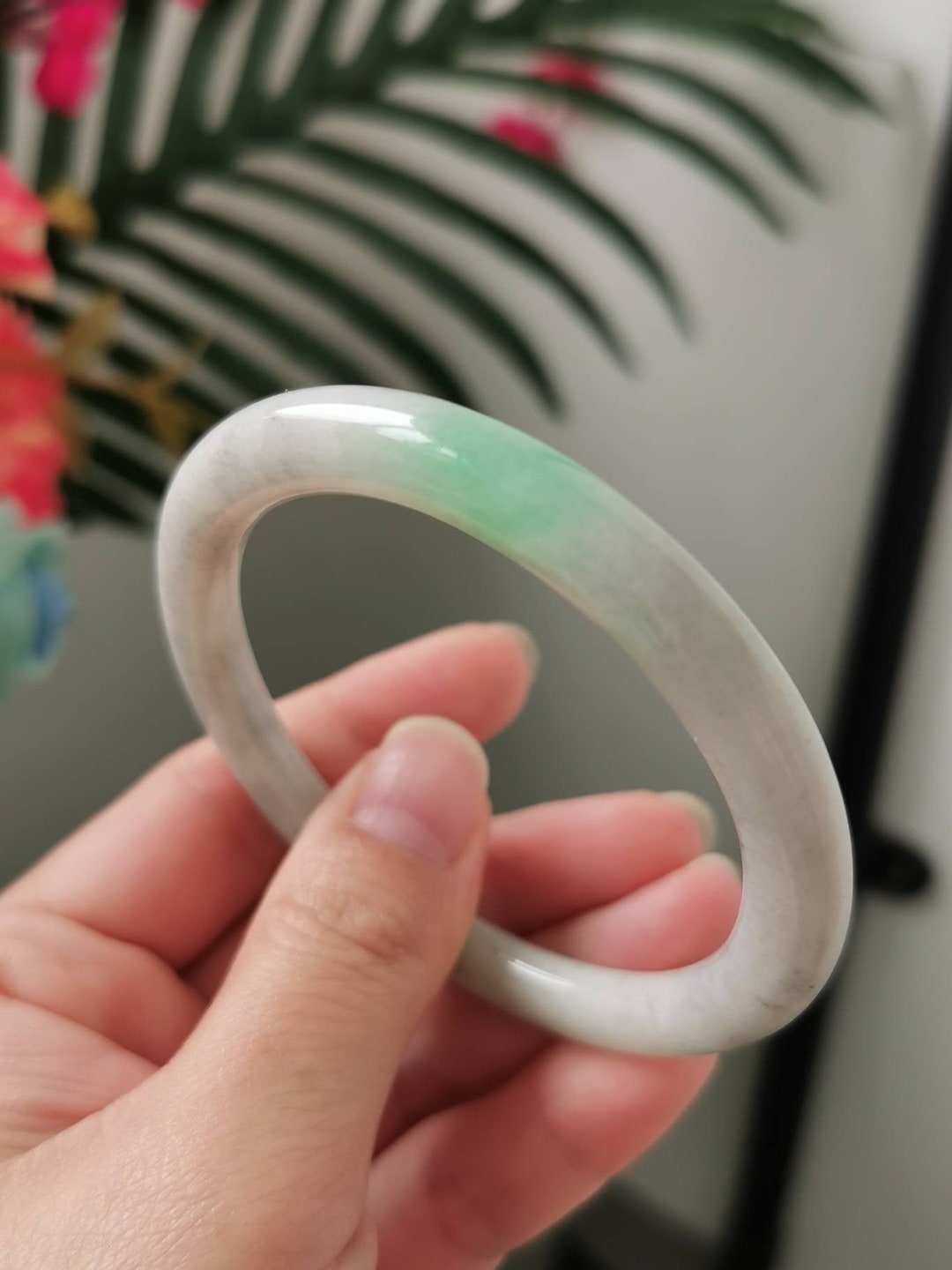 54.8MM Apple Green Vein Type A Grade A Natural Jadeite Jade Fei Cui ...